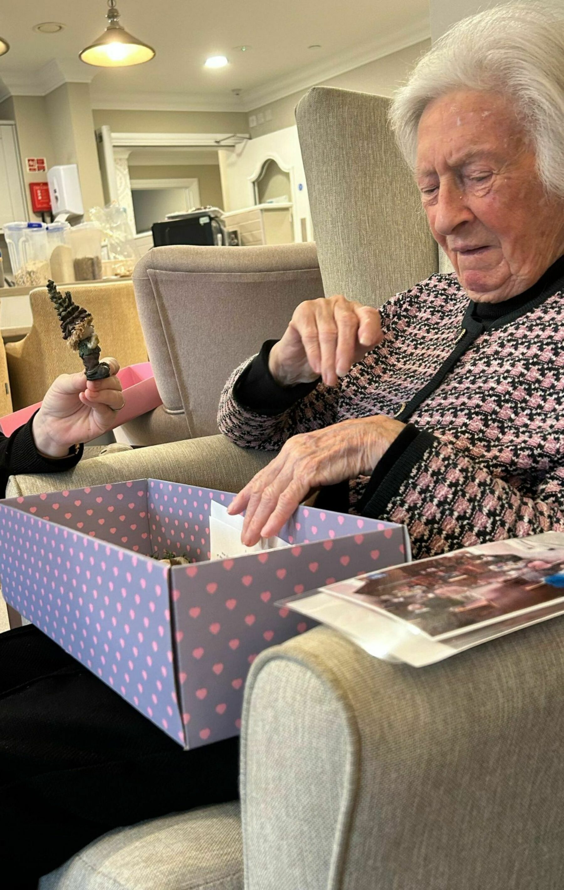 Lifting the lid on memory boxes | Pilgrims’ Friend Society